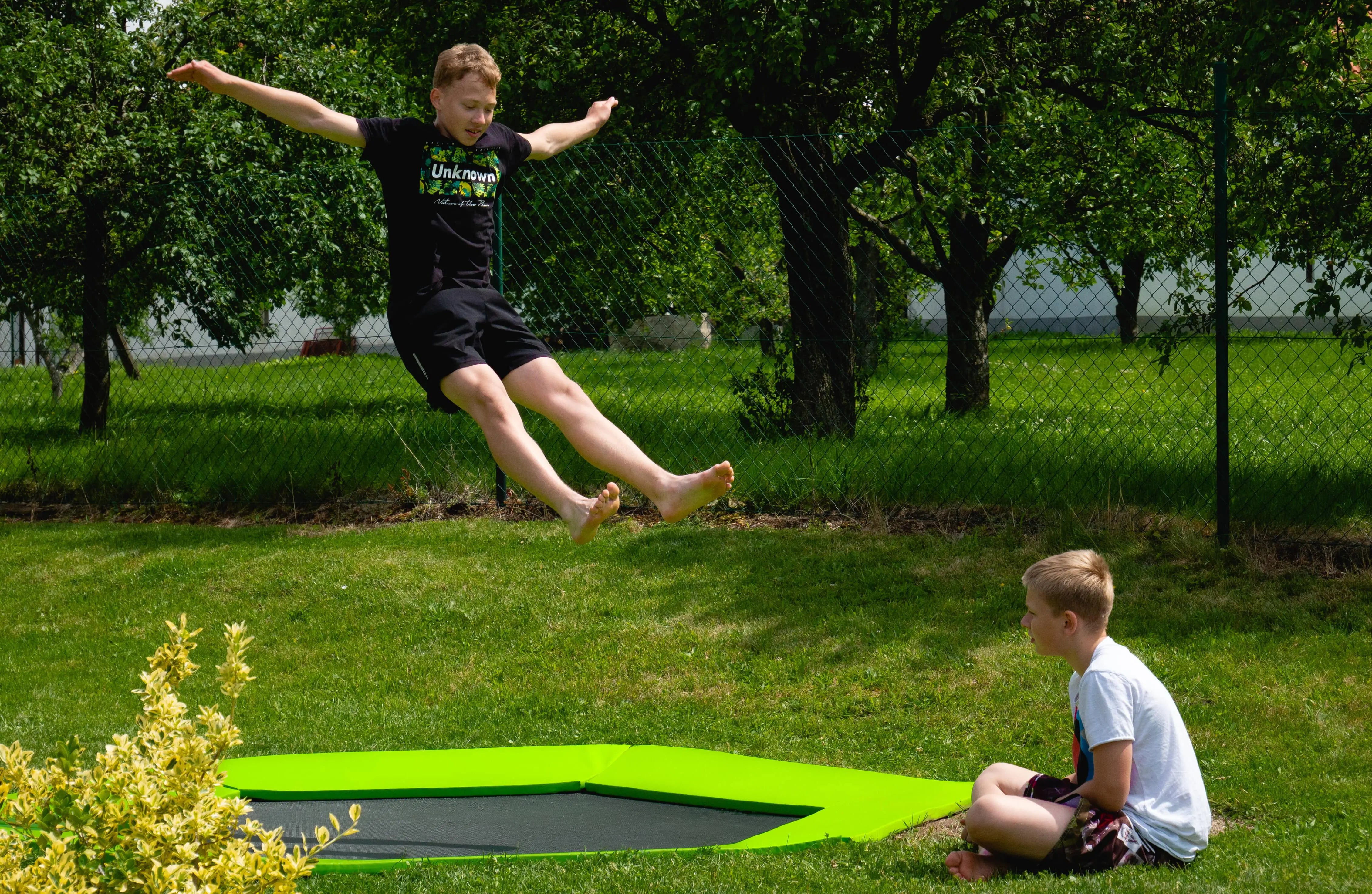 YOU CAN SPONTANEOUSLY JUST JUMP ON IT AS YOU WALK BY … – Jumping® Fitness